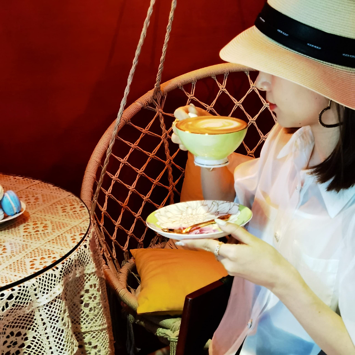 PULCHRITUDIE Fine Bone China Teacup and Saucer Set, English Teasets, Floral Design with Golden Rim, 8oz Cup, Set of Four