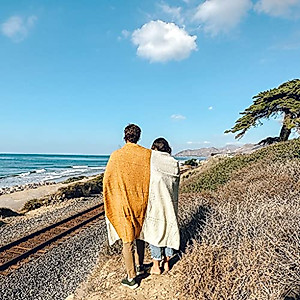 Sundream Supply Mexican Blanket - Thick Authentic Handwoven Beach Blanket, Perfect Outdoor Serape Throw for Picnics Yoga & Camping, Soft Home Decor Falsa Throw, Modern Baja Blanket (Gold & Cream)