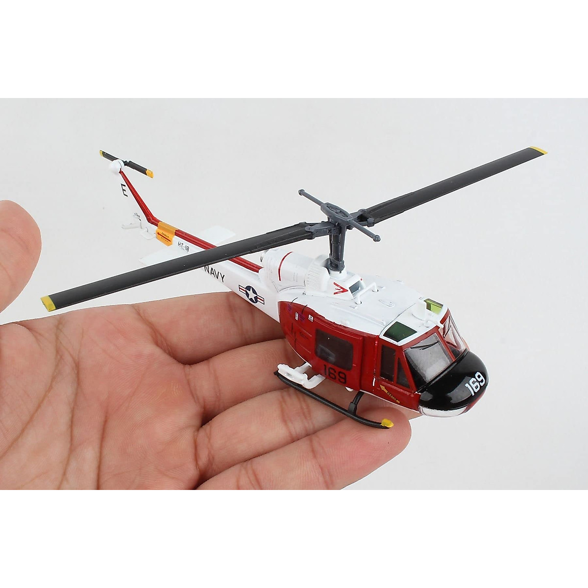 Daron Postage Stamp PS5601-3 Bell Iroquois TH-1L Huey US 1/87 Scale