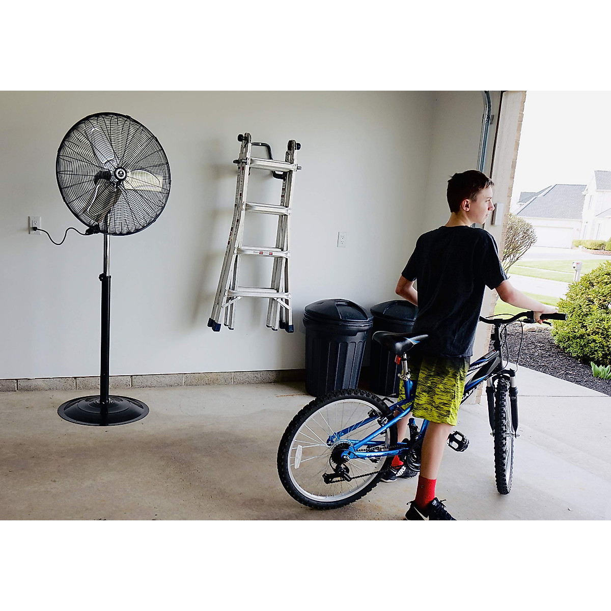 TPI Corporation CACU30-PO-HD Commercial Heavy Duty Oscillating Fan, Unassembled w/Pedestal Kit, 30" Blade Diameter, 3 Speed 1/3 HP Motor, 9' Cordset, Black