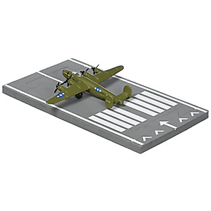 Daron Worldwide Trading Runway24 B-24 Liberator Vehicle