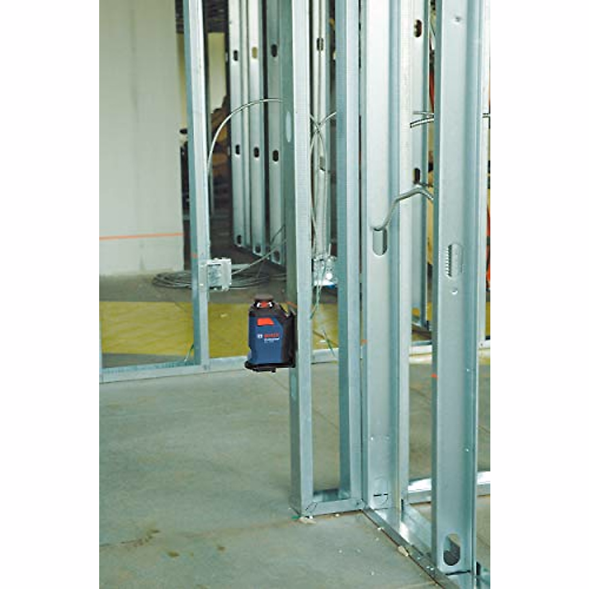 Bosch GLL2-20 65ft Self-Leveling 360 Degree Horizontal Cross Line Laser Level with Mount and Carrying Pouch,Blue