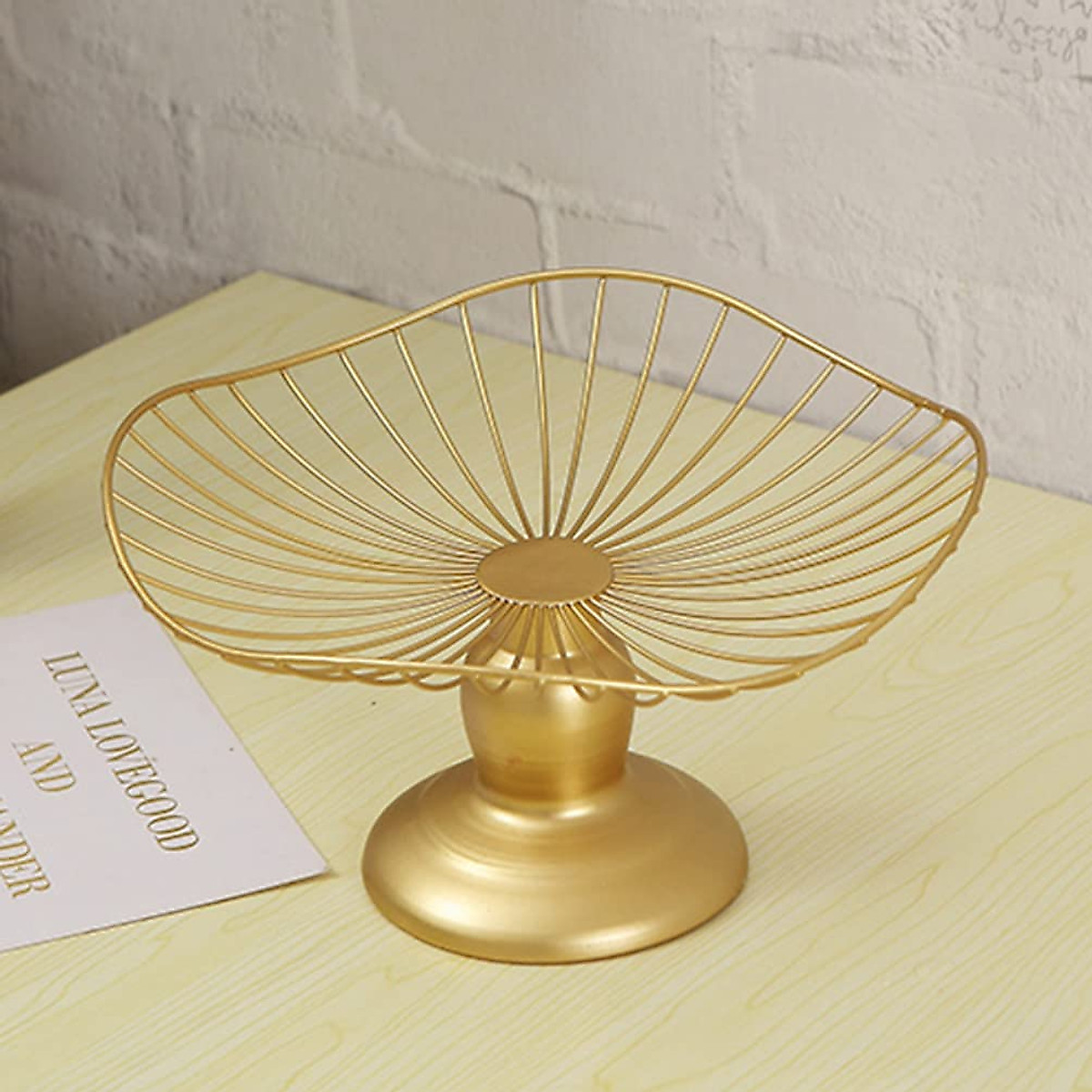 Hemoton Gold Footed Fruit Basket: Metal Wire Fruit Bowl Decorative Snacks Plate Dessert Cake Serving Bowl Appetizers Platter Tray for Home Party Kitchen
