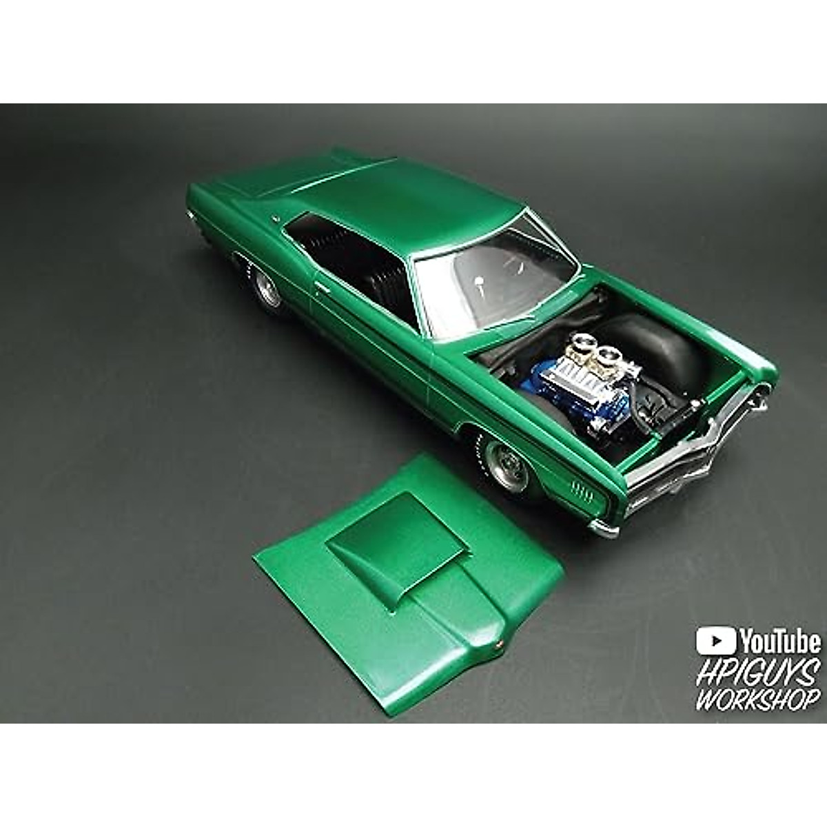 AMT 1969 Ford Galaxie Hardtop 1:25 Scale Model Kit