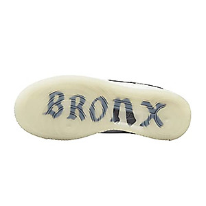 Nike Women's Air Max 90 SE Shoes, Black/Green, 10