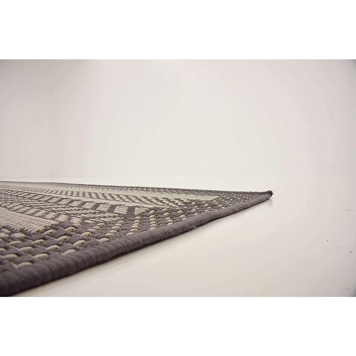 Unique Loom Outdoor Border Collection Area Rug - Lines (6' 1" Square, Gray/ Silver)