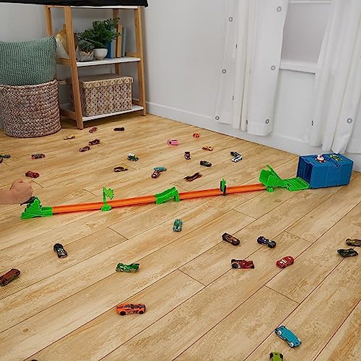 Hot Wheels Track Builder Playset Toxic Super Jump Pack with 1:64 Scale Toy Car & 10 Component Parts in Modular Storage Box