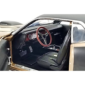 ModelToyCars 1971 Plymouth Hemi Barracuda w/Vinyl Top, Gold Leaf - Acme A1806126VT - 1/18 Scale Diecast Car