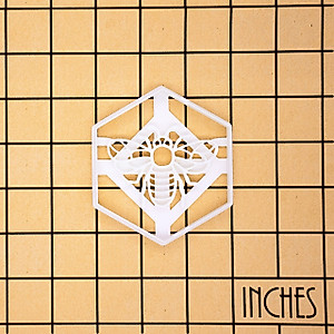 Realistic Bee cookie cutter, 1 piece - Bakerlogy