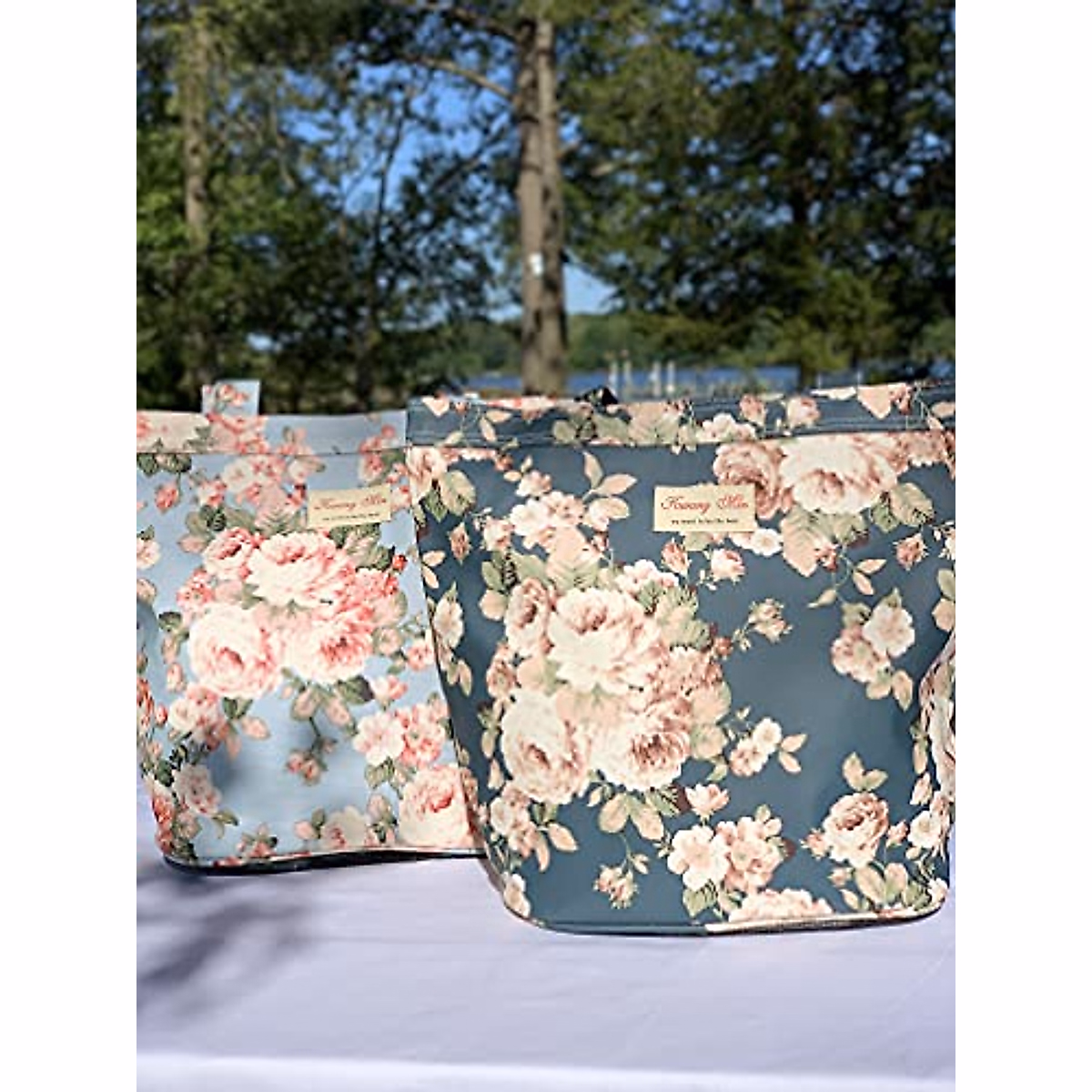 Kwang Min Floral Penoy Beach Shower Mesh Caddy Toiletry,Air Dry,Water Proof Fabric,Light,Easy to Clean,Ideal Gift Organizer for Water Toys,Marina Shower,Grocery Seafood Carrier (Navy Penoy), Medium