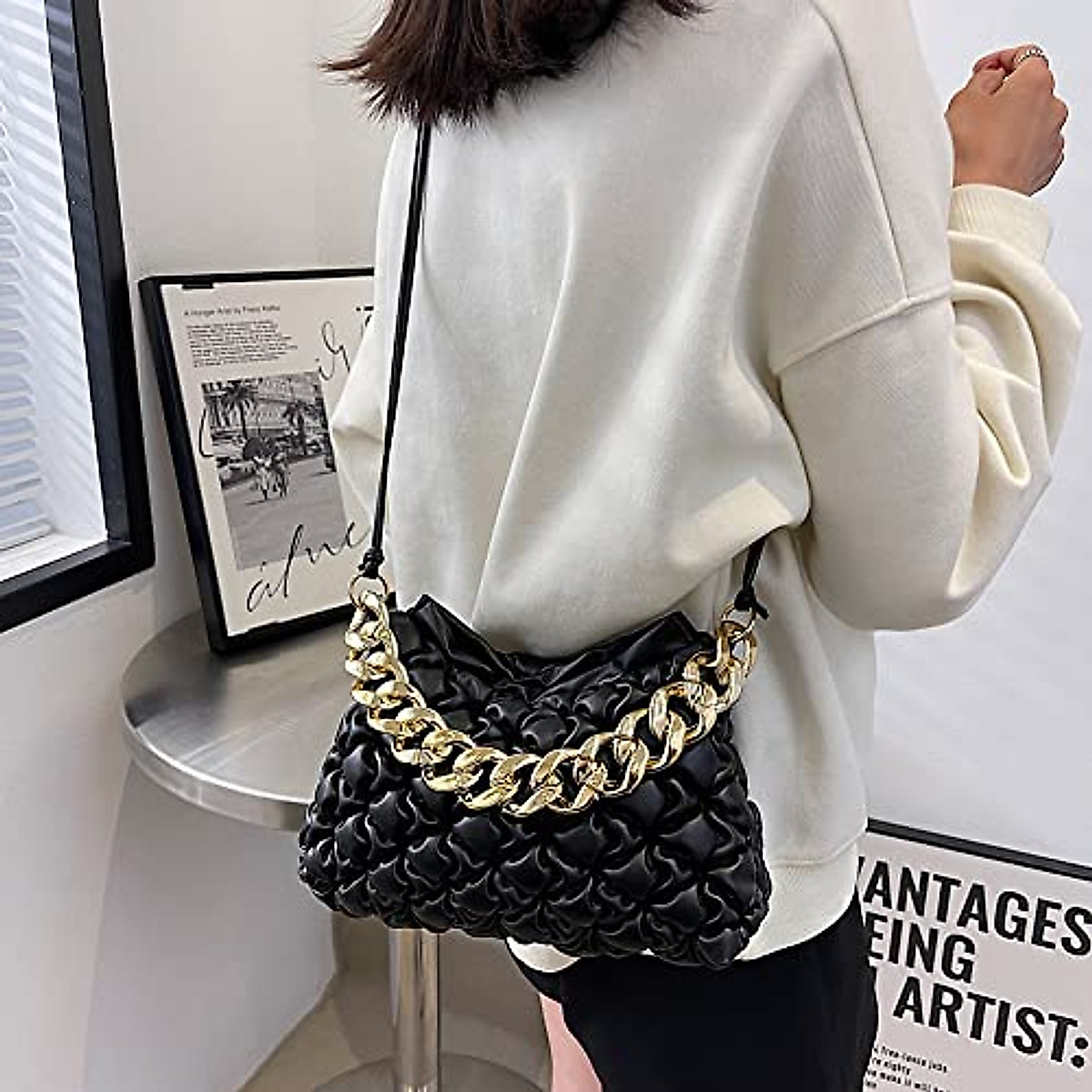 AIZHIYI Fashion Pleated Women Handbags Chain Leather Messenger Clutch Bags (Black)