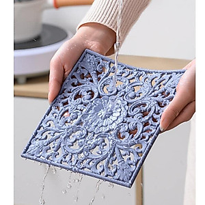 Smithcraft Silicone Trivets for Hot Dishes, Square Trivet Mat for Hot Pots and Pans, Hot Pads for Kitchen, Heat Resistant Mats for Counter & Table, Multi Function Silicone Pot Holders Set of 3 Green