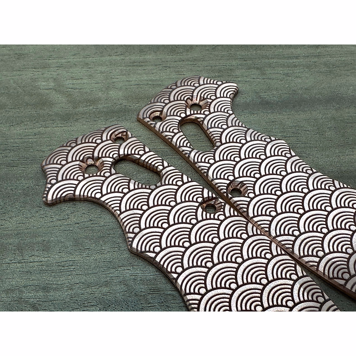 SEIGAIHA Copper scales for Spyderco MANIX 2