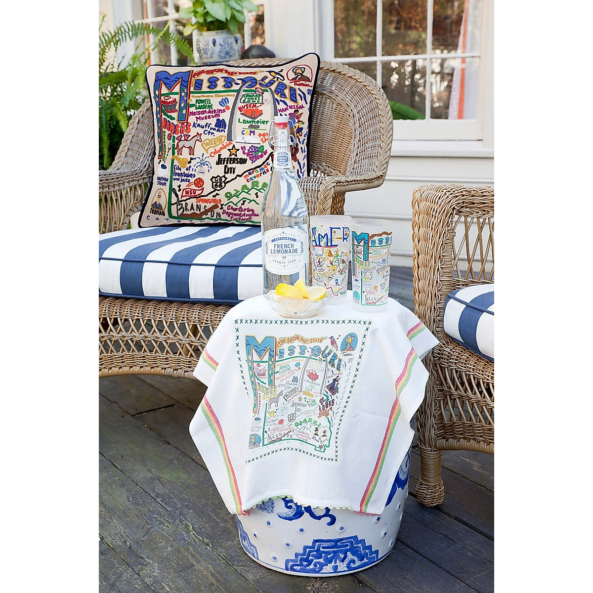 Catstudio Missouri Dish Towel - U.S. State Souvenir Kitchen and Hand Towel with Original Artwork - Perfect Tea Towel for Missouri Lovers, Travel Souvenir