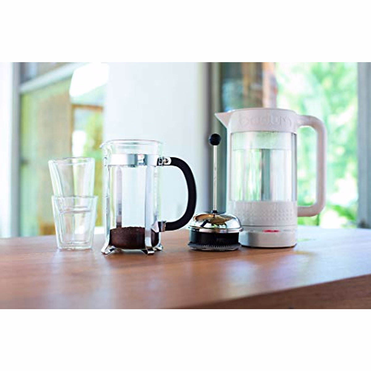 Bodum 11659-913US Bistro Electric Water Kettle, double Wall with Temperature Control, 1L, 37 oz, White