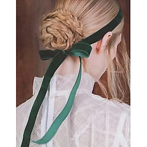 VATIN Green Velvet Ribbon 5/8" Green Premium Plush Velvet Woven Edge Velvet Ribbon for Christmas Tree,Gift Wrapping,Flower Bouquet,Wreath Decorations,Bow Making- 10 Yards