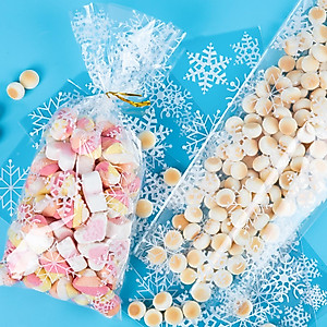 Labeol 200pcs Cellophane Bags 5X11 Christmas Treat Bags with Ties Goodie Bags Clear Gift Bags for Candy Cookie Party Favor Winter Wonderland Birthday Baby Shower Blue White Snowflake