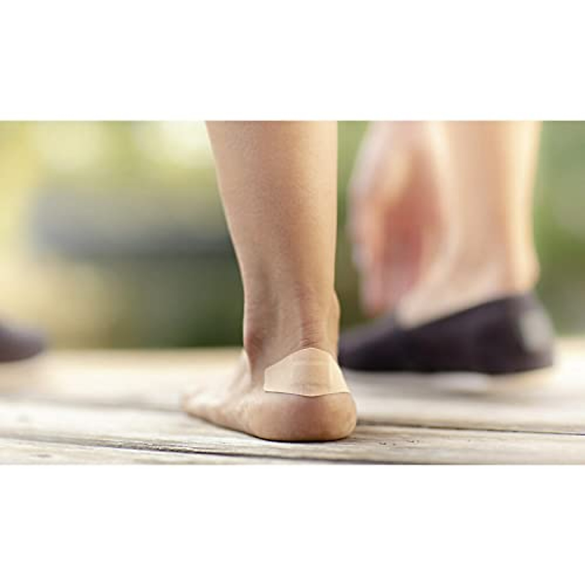 Nexcare Duo Bandages, Painless Removal, Strong Adhesive Bandages Stay on for 24 Hours, Flexible Fabric Construction - 40 Pack Assorted Adhesive Bandages