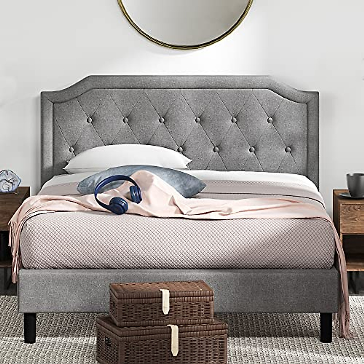 ZINUS Kellen Upholstered Scalloped Platform Bed Frame, Mattress Foundation, Wood Slat Support, No Box Spring Needed, Easy Assembly, King