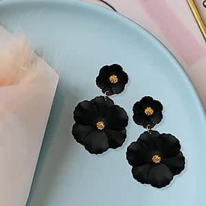 WUWEIJIAJIA Boho Flower Stud Earrings with White Pearl for Women Lover and Friends Flower Shaped Daisy Dangle Drop Earrings with Gold Flower Bud (3-Black)
