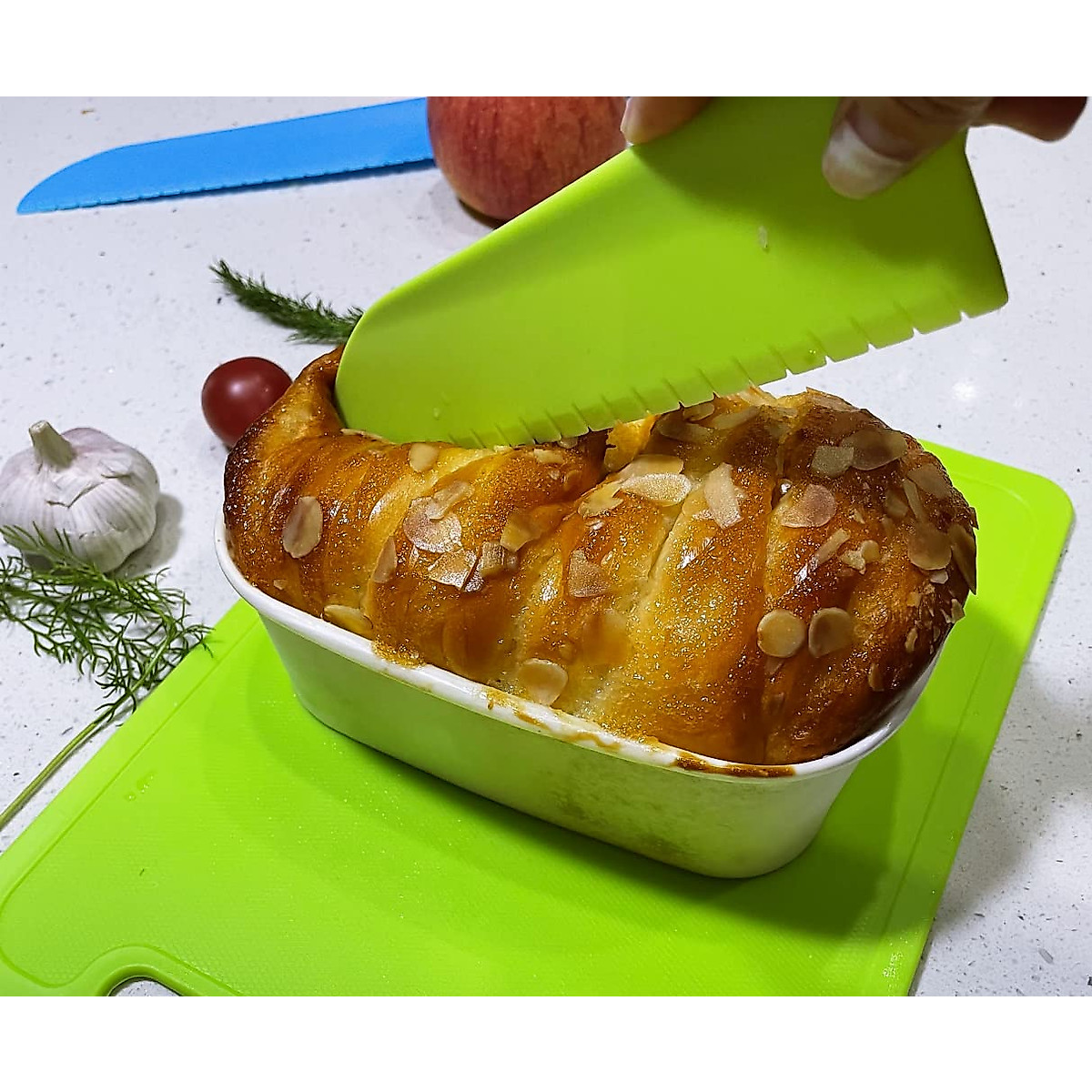 jawbush 11" Large Lettuce Knife with Plastic Cutting Board for Salad to Prevent Browning, Green Nylon Knives Bonus with Fork Spoon, Plastic Kitchen Knife for Veggies, Fruit, Bread, Cake, Salad