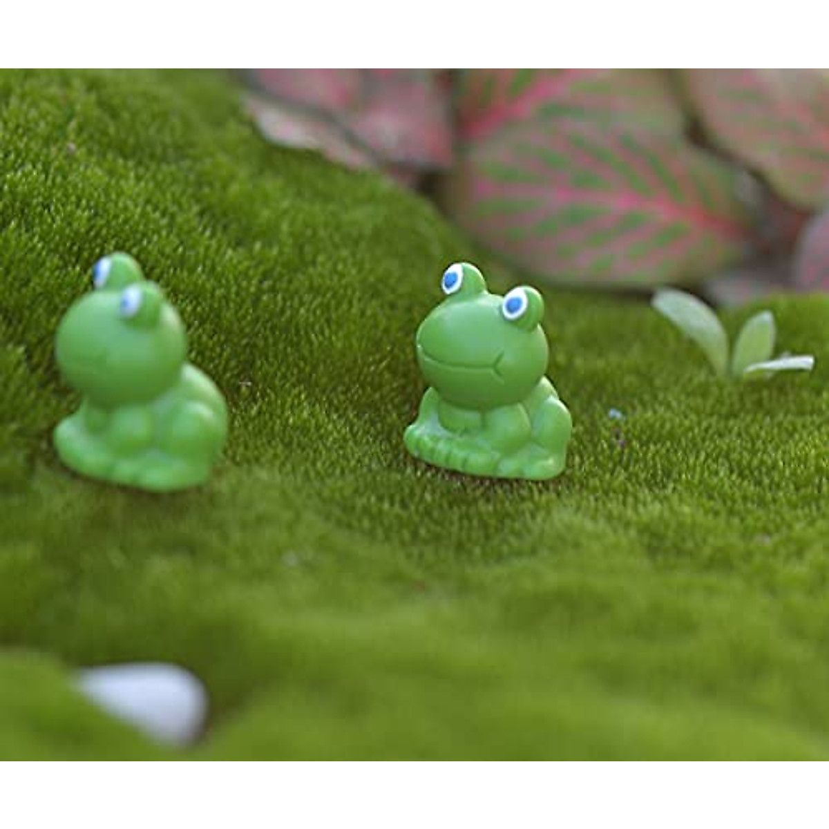 Exasinine 20 Pcs Resin Mini Frogs Green Frog Miniature Figurines Fairy Garden Miniature Moss Landscape DIY Terrarium Crafts Ornament Accessories for Home Décor