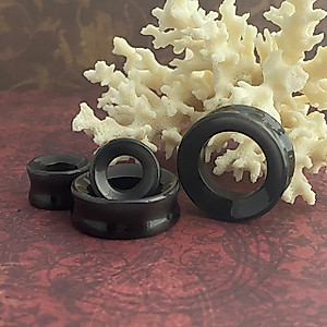 Pair of Black Cat Eye Concave Double Flare Tunnels (STN-713) (30mm)