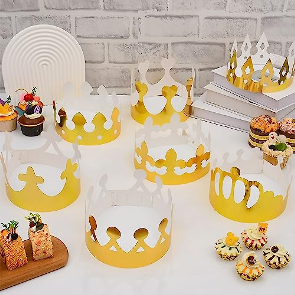 MGZTTHW Gold Paper Crowns, 32pcs Birthday King Crowns, Paper Prince Princess Crown Foil Party Crown Hat Cap for School Classroom Baby Shower Birthday Party Supplies