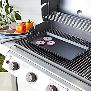 Lodge CRSGR18 Carbon Steel Griddle, Pre-Seasoned, 18-inch