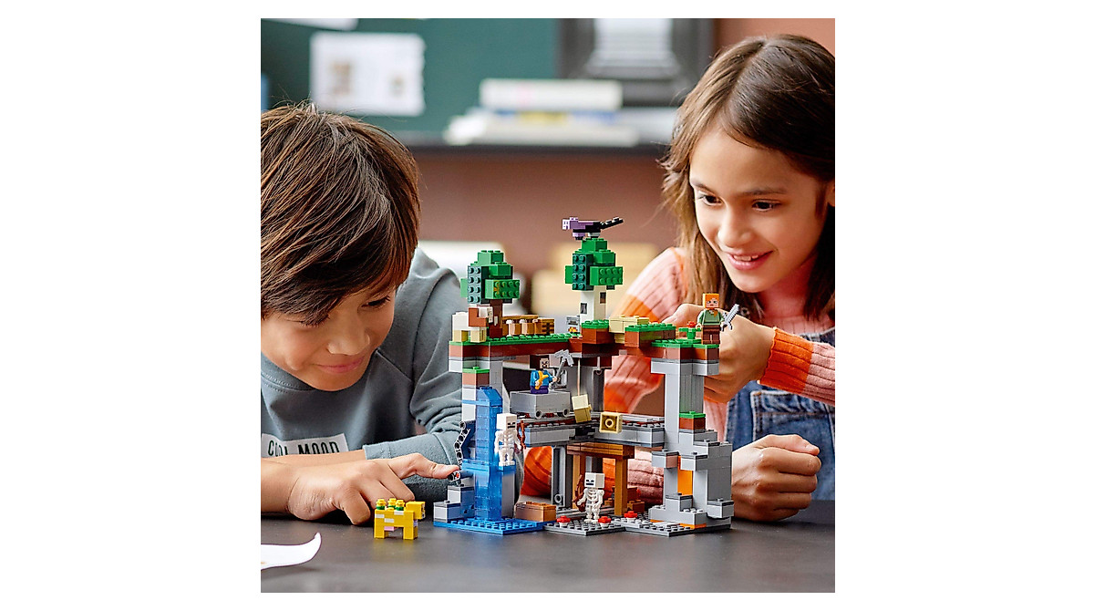 LEGO Minecraft The First Adventure Playset - Fun 3-Level Build for Kids
