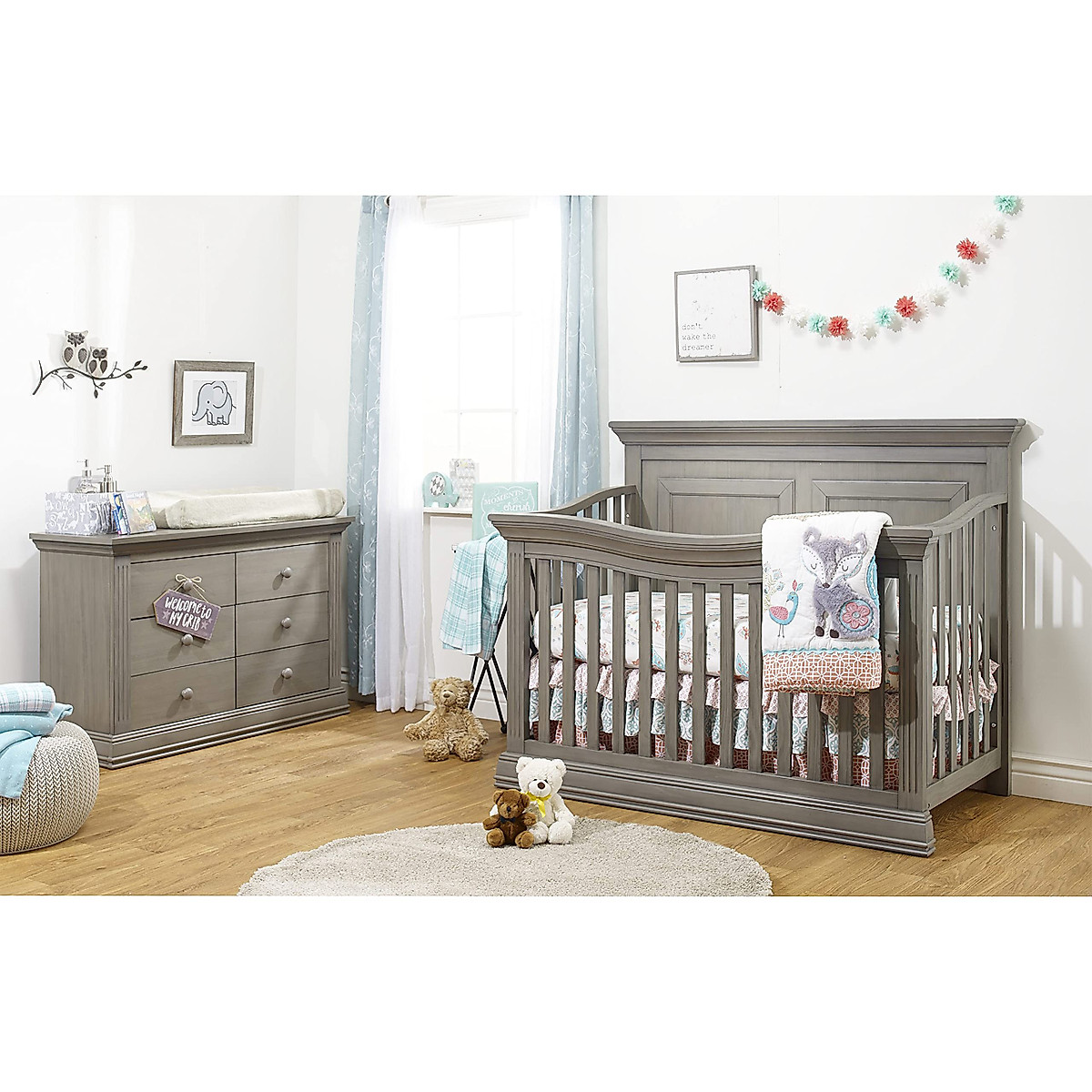 Sorelle Furniture Paxton Crib, Classic 4-In-1 Convertible Crib, Made of Wood, Non-Toxic Finish, Wooden Baby Bed, Toddler Bed, Child’s Daybed and Full-Size Bed, Nursery Furniture - Heritage Grey