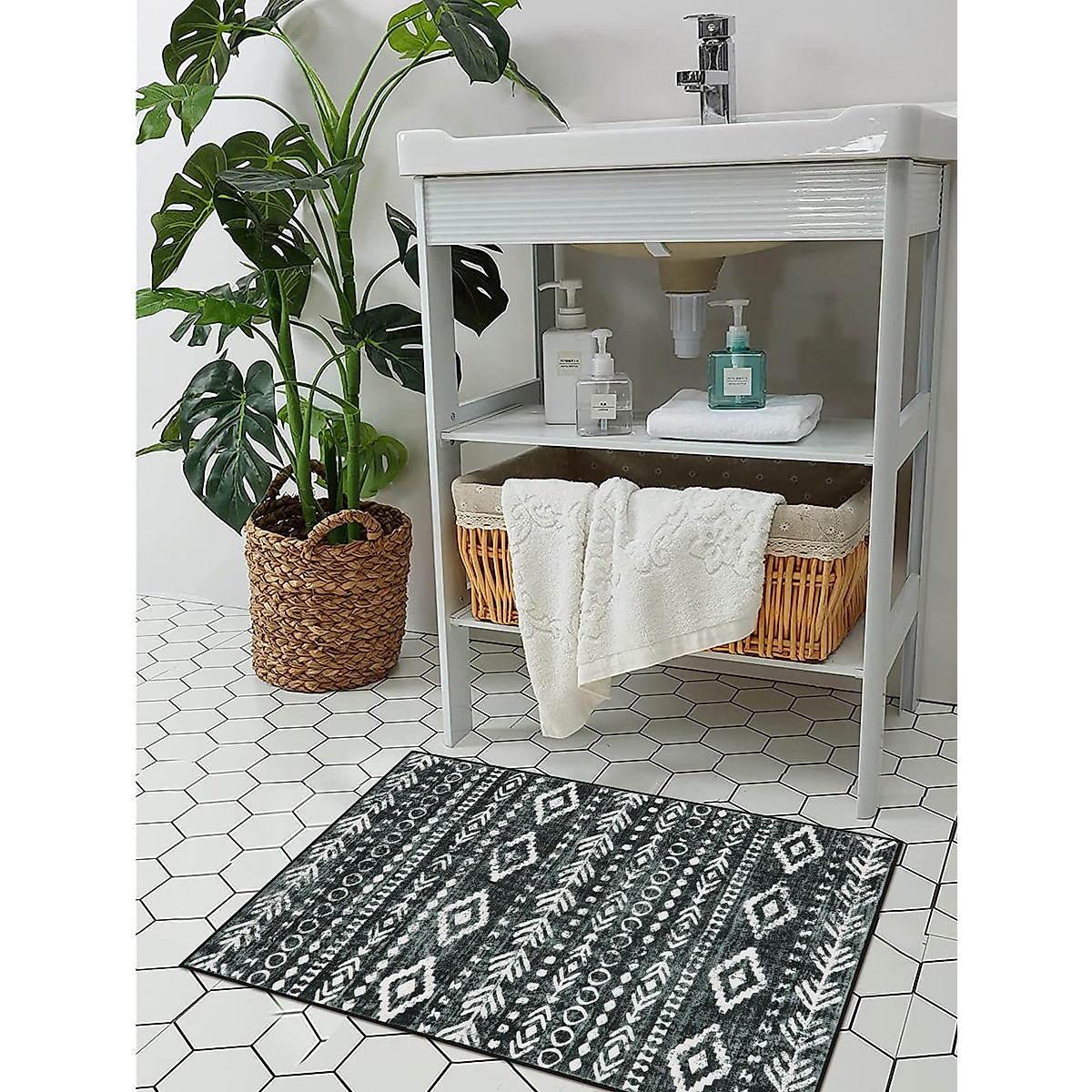 Lahome Boho Moroccan Throw Rug,Washable Black White 2x3 Entryway Rug Non Slip,Low-Pile Soft Bath Mat Rustic Tribal Kitchen Farmhouse Rugs for Entry Front Door (2x3ft)