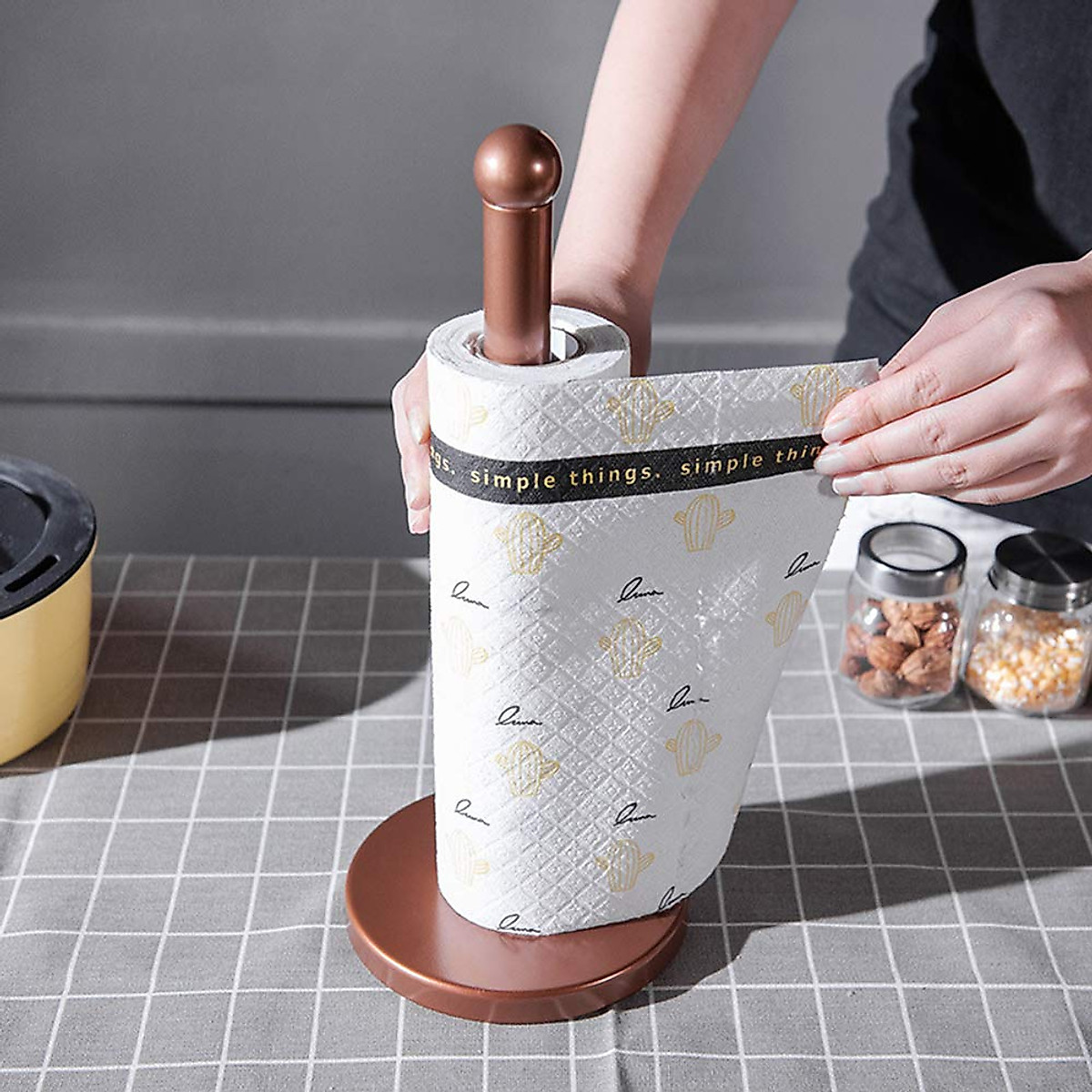 Mornenjoy Modern Stand Up Paper Towel Holder,Single Tear Papertowel Roll Stand with Stable Wide Base,Paper Towel Dispenser for Kitchen Countertop/Dinner Table/Bathroom (Round Head,Copper)