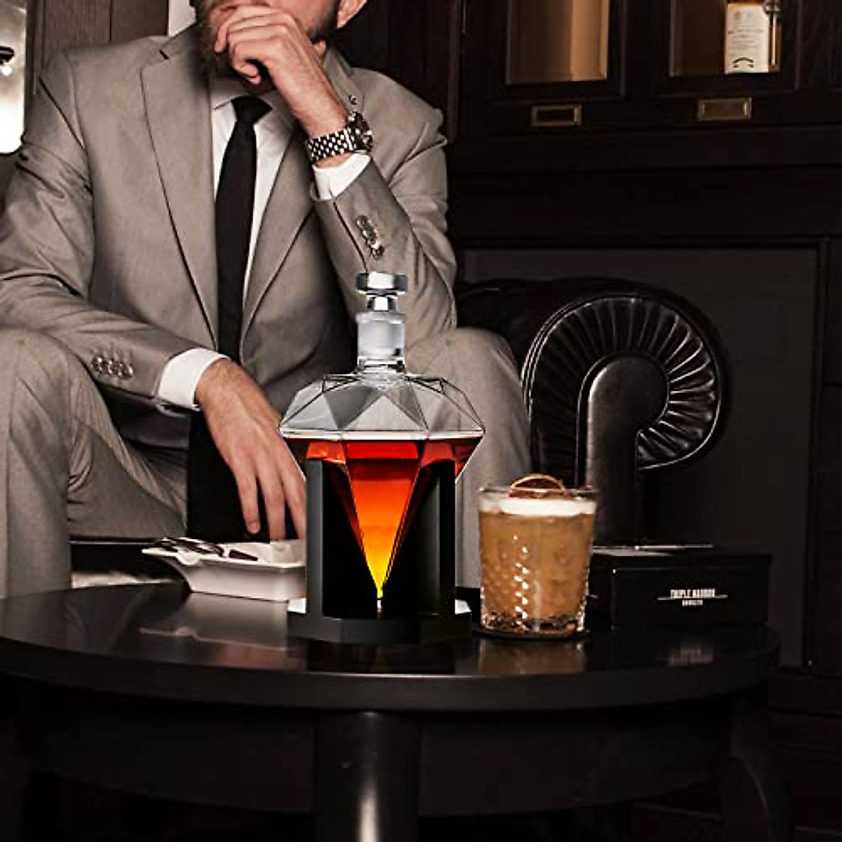 Whiskey Decanter, Diamond Decanter, Glass Liquor Decanter with Wooden Holder for Bourbon, Liquor, Rum, Bourbon, Scotch, Great Gifts for Men Glass Decanter with Airtight Stopper - 850ml/27OZ
