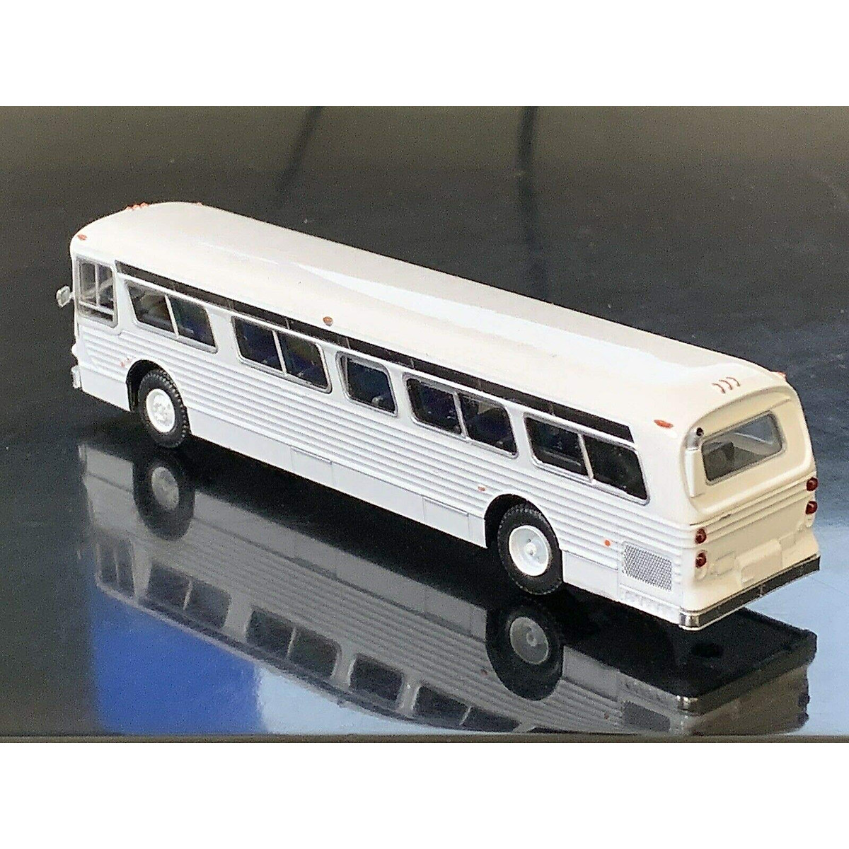 Iconic Replicas Flxible Fishbowl Bus 1/87 Scale-HO Scale Transit Bus New! Blank Ready for Customization!