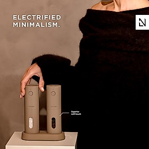 LARS NYSØM Electric Salt and Pepper Grinder Set I Automatic Salt and Pepper Mills with Adjustable Ceramic Grinder I USB Rechargeable Electric Spice Grinder Set (Carbon Black)