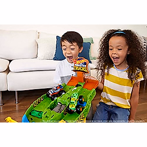 Hot Wheels Monster Trucks Wreckin' Raceway with 2 Toy Trucks: Bigfoot & Gunkster, Head-To-Head Race with Obstacles