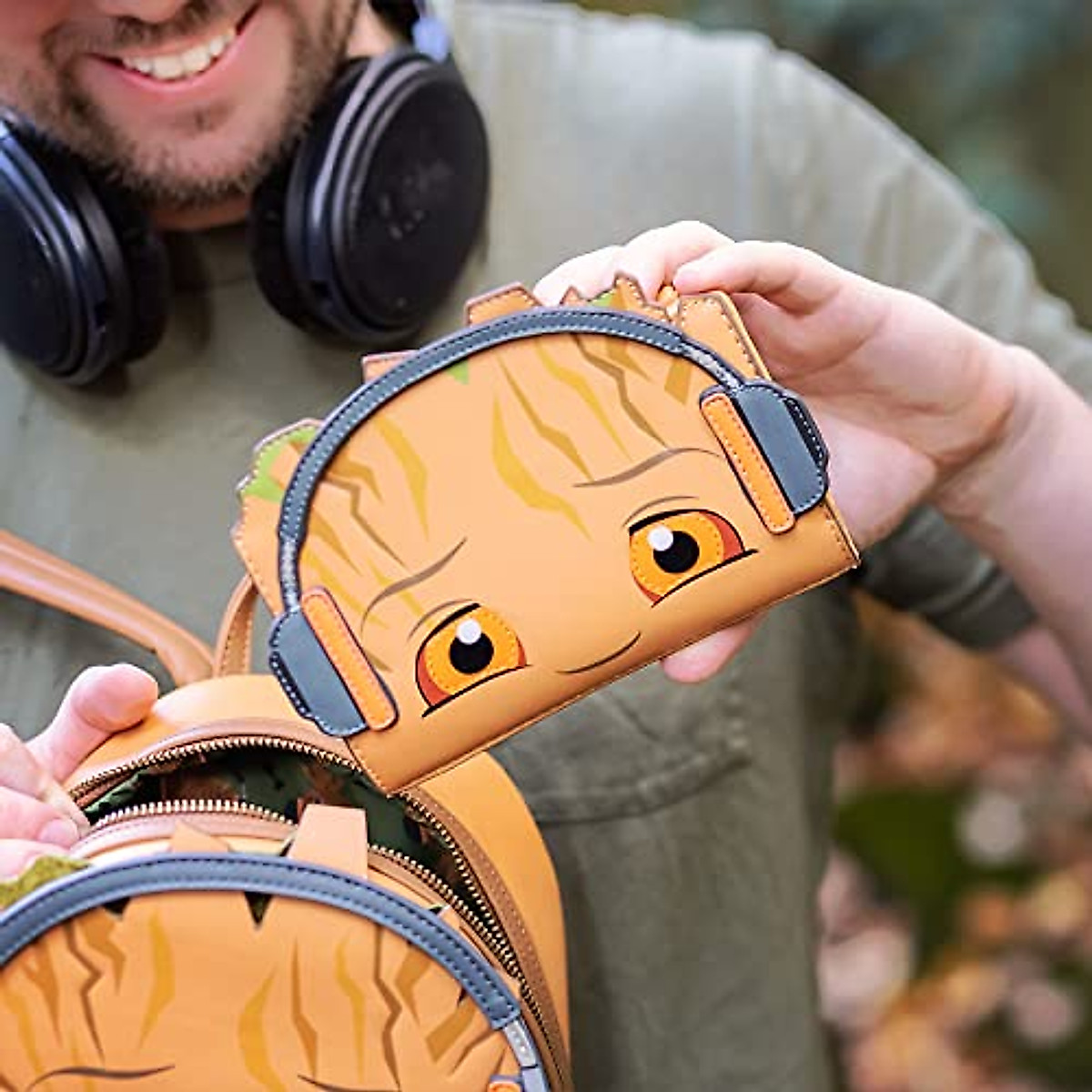 Loungefly Marvel: Guardians of The Galaxy - Groot with Headphones Wallet, Amazon Exclusive, Multicolor (MVWA0189)