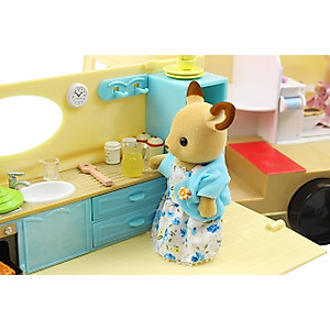 Calico Critters Caravan Family Camper - Take Your Critters on a Road Trip!