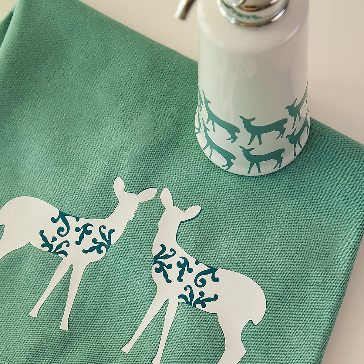 Cricut EasyPress 2 Heat Press Machine (9 in x 9 in), Ideal for T-Shirts, Tote Bags, Pillows, Aprons & More, Precise Temperature Control, Features Insulated Safety Base & Auto-Off, Mint