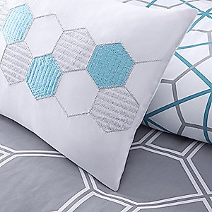 Intelligent Design Clara -All Seasons Comforter Set -5 Piece - Blue - Geometric Pattern - Full/Queen Size - Includes 1 Comforter, 2 Shams, 2 Decorative Pillows - Ideal For Guest Room