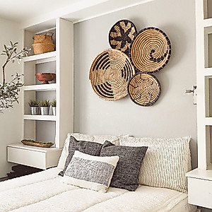 Artera Wicker Wall Basket Decor - Set of 4 Oversized, Hanging Natural Woven Seagrass Flat Baskets, Round Boho Wall Basket Decor for Living Room or Bedroom, Unique Wall Art. (Natural)