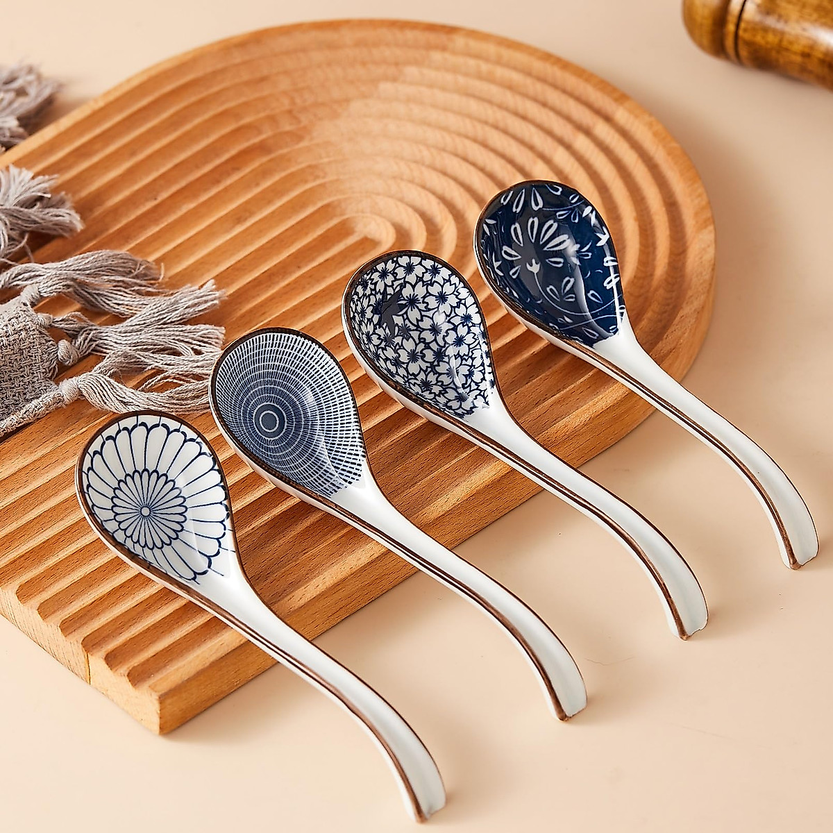 Wzyyee Asian Soup Spoons Set, Ceramic Soup Spoon Japanese Pho Miso Ramen Curries Spoons,Chinese Large Spoons Soup for Woton Noodles Dumpling Rice, Korean Long Handle Soup Spoon, 4 Pcs