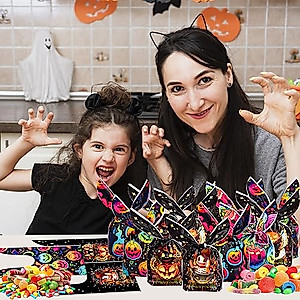 100 PCS Halloween Sweets Bags, Halloween Treat Candy Bags for Trick or Treat Party, Biscuit Goody Bags 14 * 23cm, Party Bag Pouches Fillers for Halloween Party Favor, Small Party Supplies