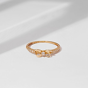 Amazon Essentials 10k Gold Infinite Elements Cubic Zirconia Bow Ring, Size 6 (previously Amazon Collection)