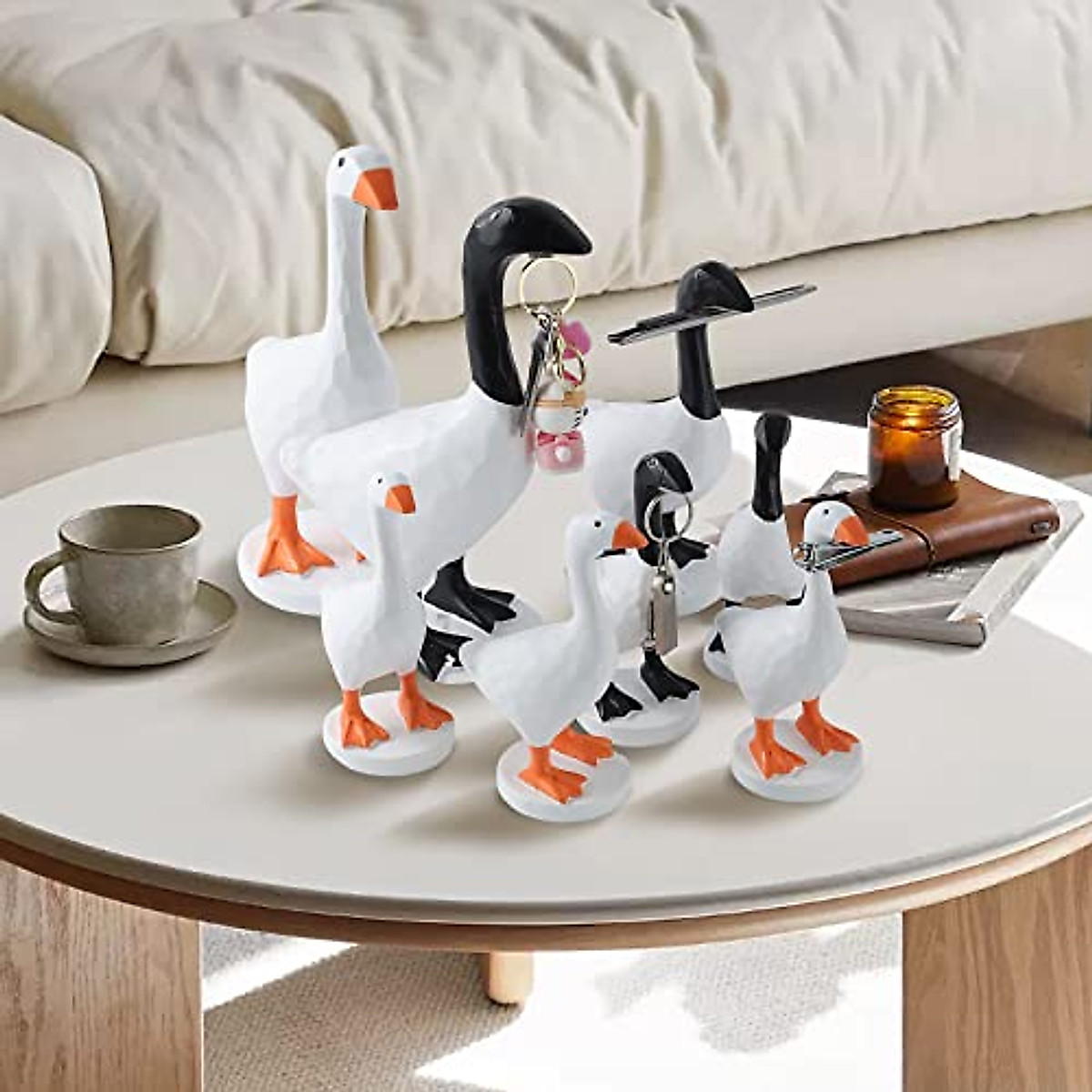 GRAPMKTG Magnetic Goose Key Holder Cute Home Decor Kawaii Room Office Table Desk Decor Aesthetic Funny Sculpture Bedroom Decor Housewarming Gifts for Women Men1 Pack