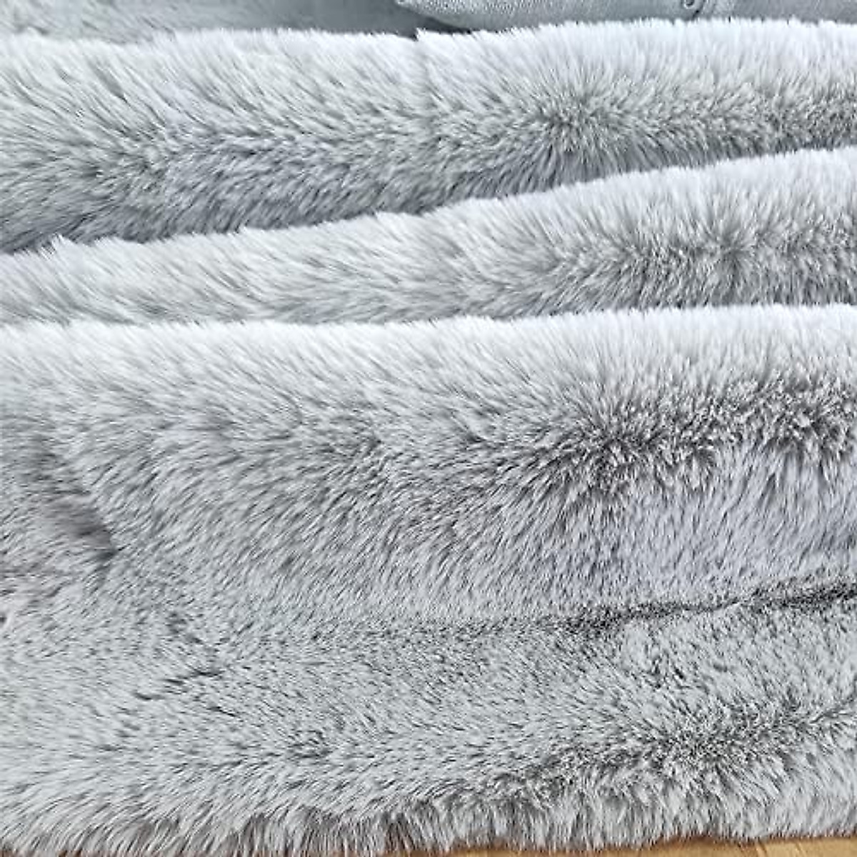 Ghouse Grey Faux Rabbit Fur Rug 8x10 Machine Washable Area Rugs for Bedroom Fluffy Rugs for Living Room No-Shedding Carpet Sheepskin Rug