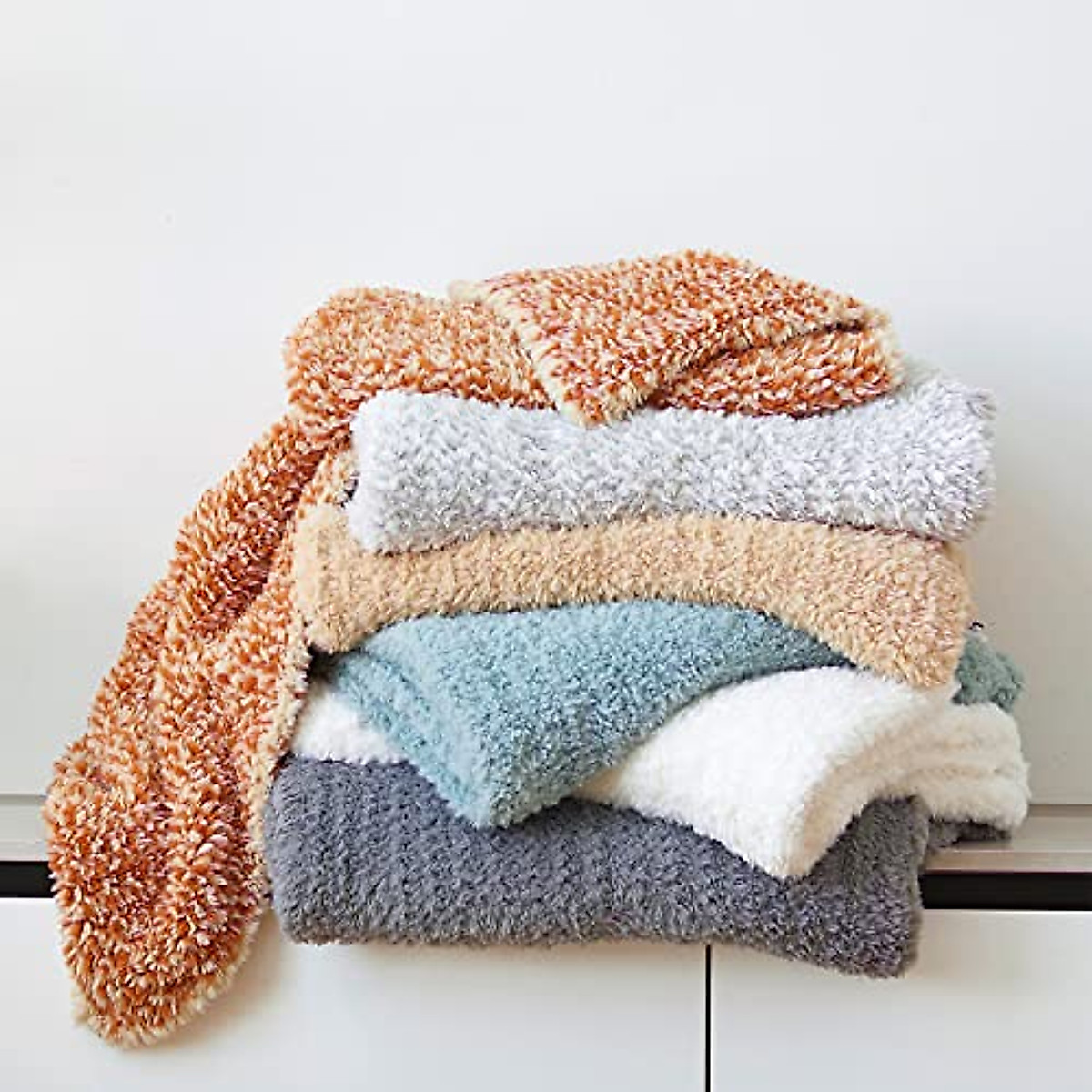 Lynnlov Throw Blanket, Super Soft Fuzzy Blanket for Couch, Sofa, Bed, Washable Lightweight Faux Rabbit Fur Blanket, Fluffy Thick Shaggy Warm Blanket with Laundry Bag, 50" x 60", Orange