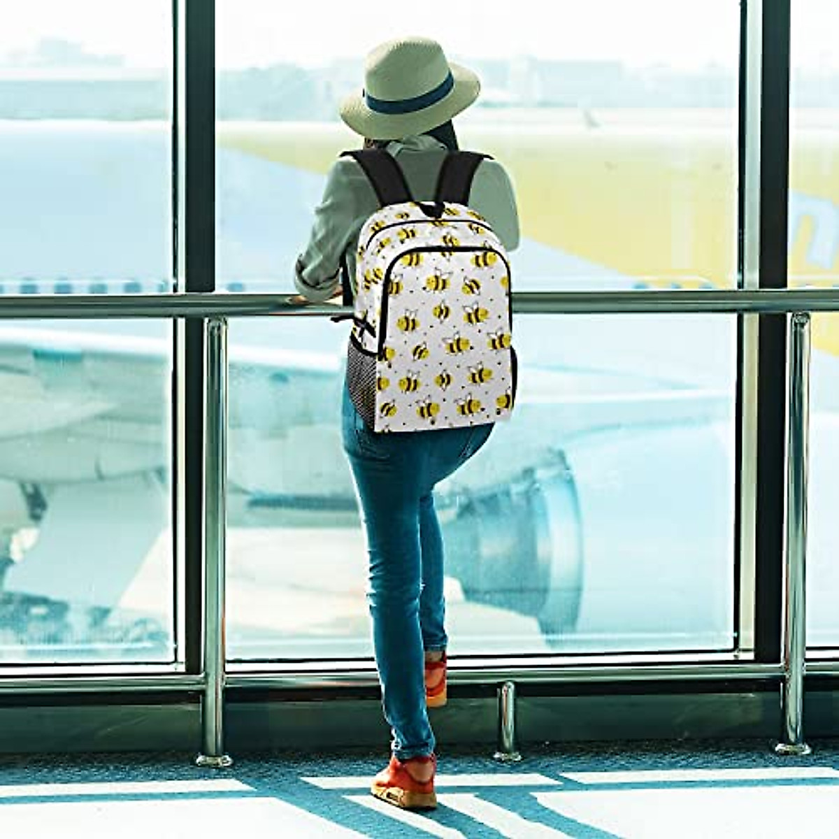 Kigai Cute Honey Bees Backpack for Men Women,22L Casual Hiking Travel Back Pack Lightweight Waterproof Durable Foldable Backpack