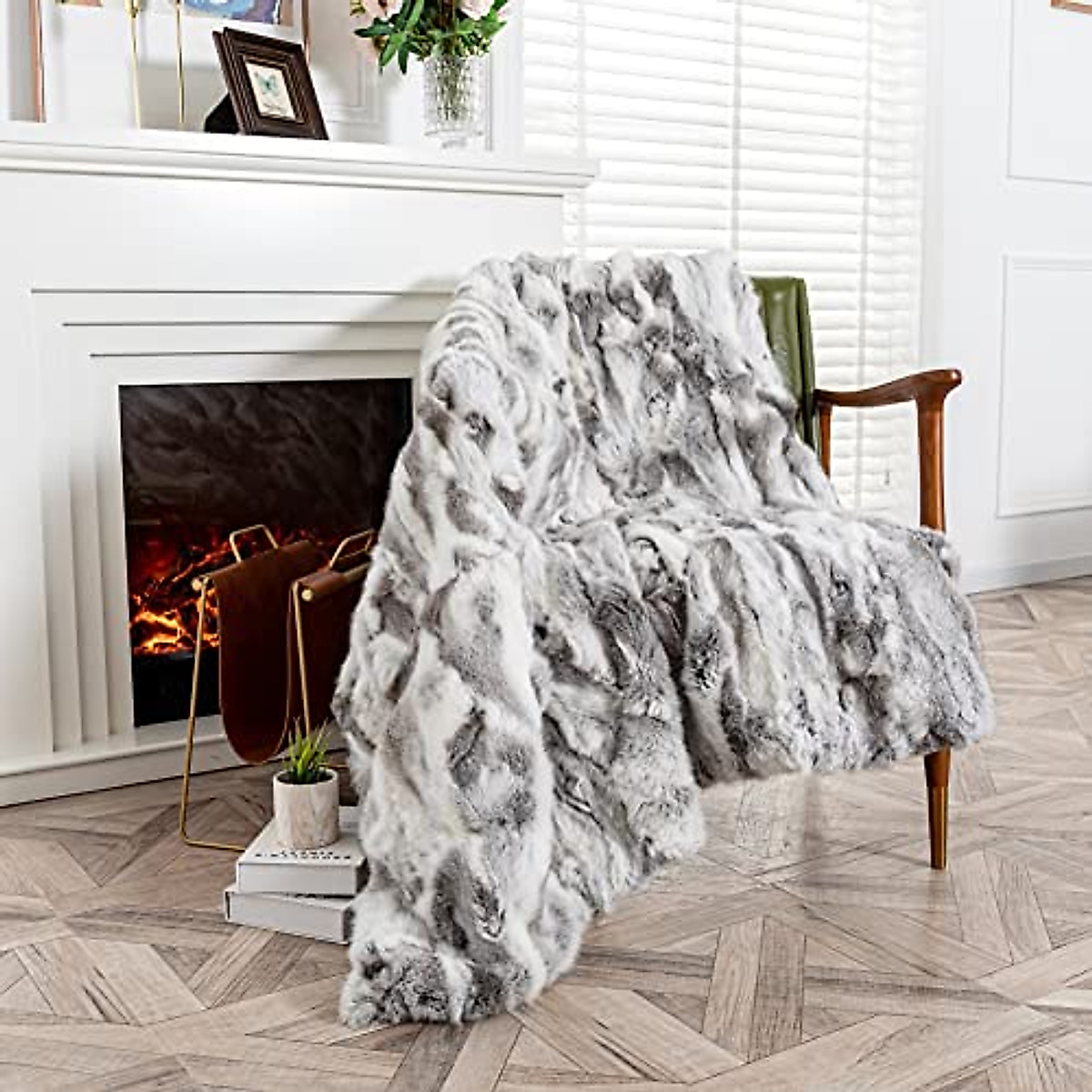 Natural Real Rabbit Fur Throw Blanket Pelt Luxury Fluffy Soft Cozy Plush,Thick Warm Blanket for Couch, Sofa and Bed,55.1 in x62.9in(Gray)